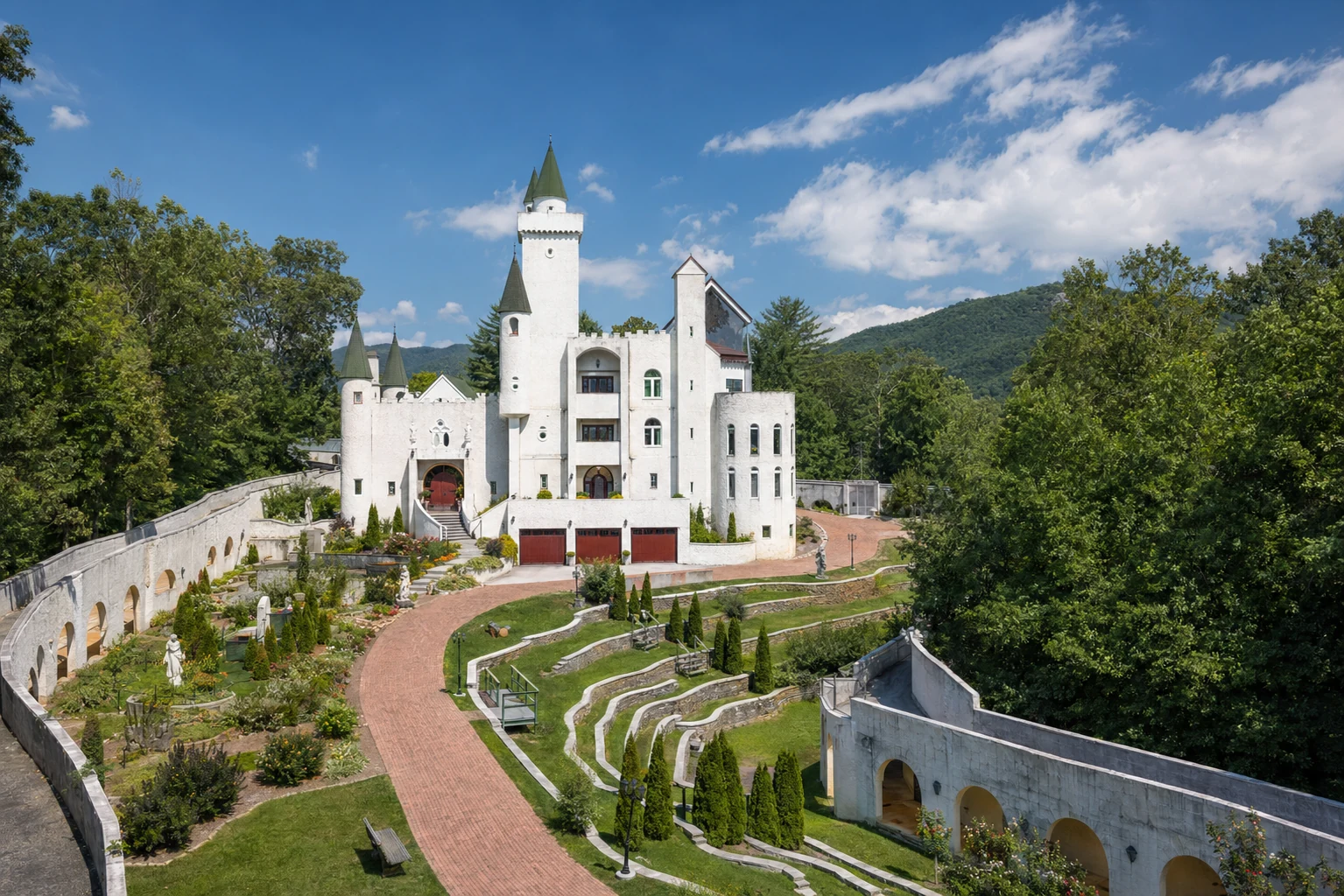 Explore Helen, Georgia | Bavarian Alpine Village in the Blue Ridge